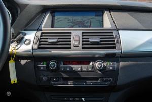 White BMW X6 2011 in Marijampole, with an engine capacity of 2.99 L and mileage of 283 thousand km for 11950 €, photo 20 on AUTOMOTO.COM.LV