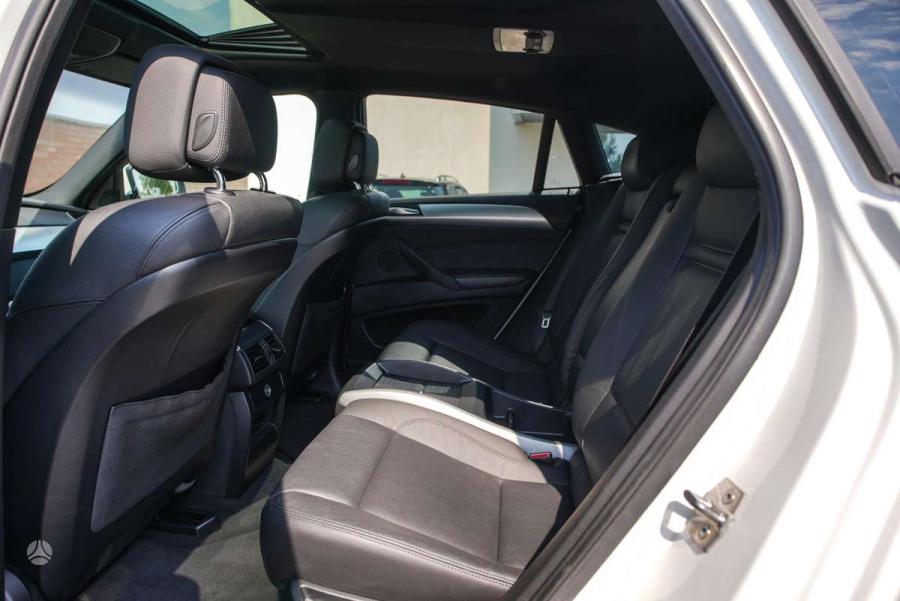 White BMW X6 2011 in Marijampole, with an engine capacity of 2.99 L and mileage of 283 thousand km for 11950 €, photo 36 on AUTOMOTO.COM.LV