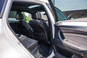 White BMW X6 2011 in Marijampole, with an engine capacity of 2.99 L and mileage of 283 thousand km for 11950 €, photo 37 on AUTOMOTO.COM.LV