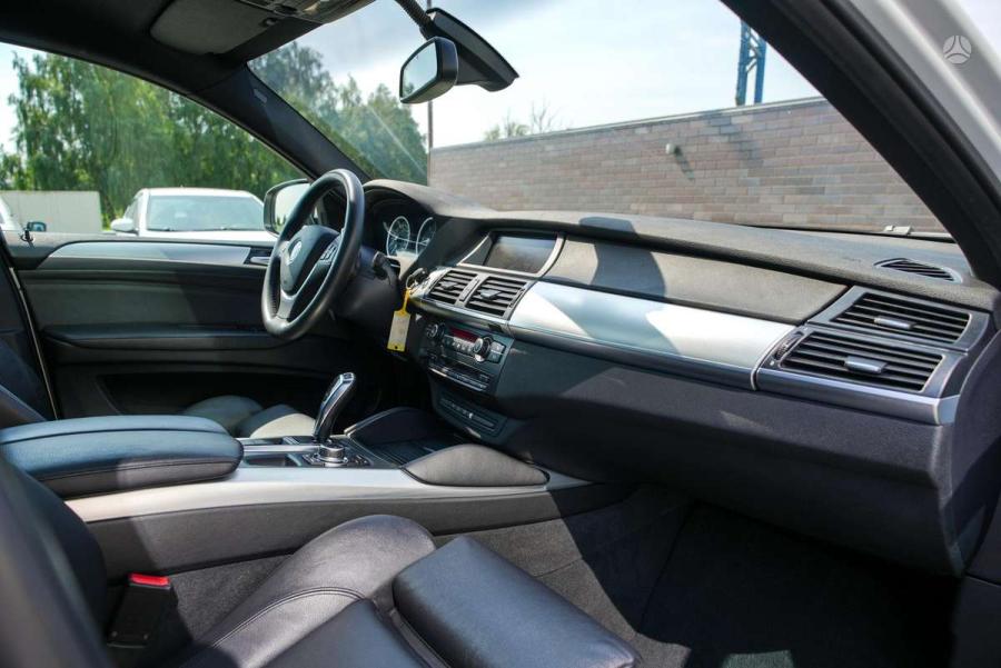 White BMW X6 2011 in Marijampole, with an engine capacity of 2.99 L and mileage of 283 thousand km for 11950 €, photo 40 on AUTOMOTO.COM.LV