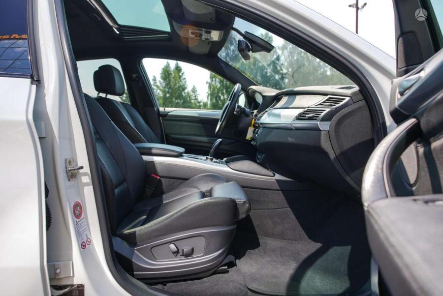 White BMW X6 2011 in Marijampole, with an engine capacity of 2.99 L and mileage of 283 thousand km for 11950 €, photo 41 on AUTOMOTO.COM.LV