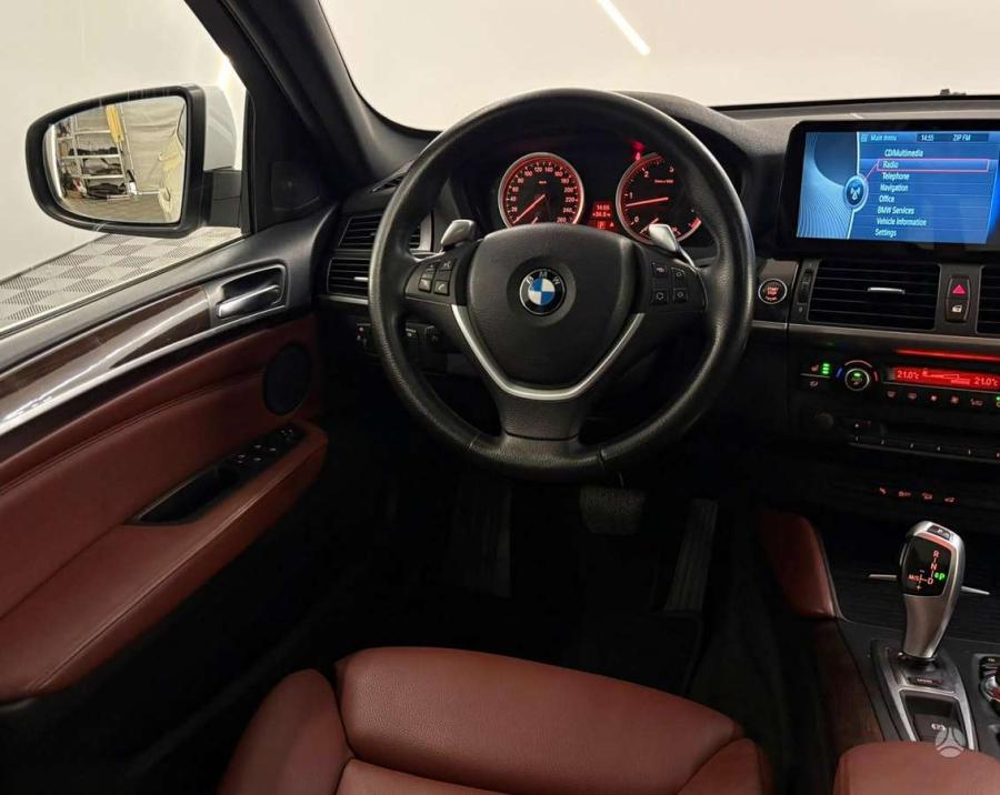 White BMW X6 2011 in Marijampole, with an engine capacity of 2.99 L and mileage of 271 thousand km for 12450 €, photo 17 on AUTOMOTO.COM.LV