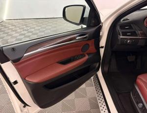White BMW X6 2011 in Marijampole, with an engine capacity of 2.99 L and mileage of 271 thousand km for 12450 €, photo 25 on AUTOMOTO.COM.LV