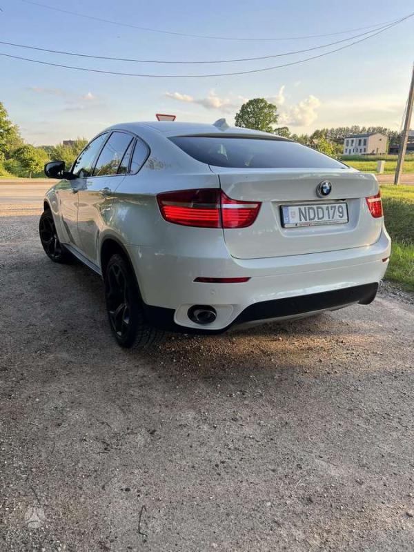 White BMW X6 2011 in Alytus, with an engine capacity of 2.99 L and mileage of 267 thousand km for 11000 €, photo 2 on AUTOMOTO.COM.LV