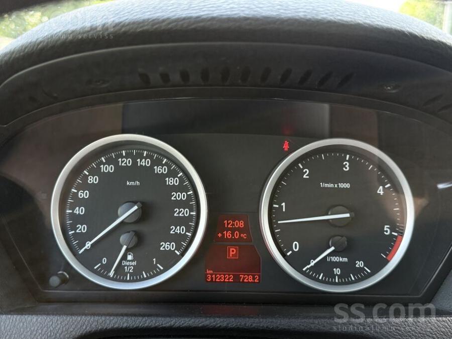 White BMW X6 2011 in Riga, with an engine capacity of 3.00 L and mileage of 312 thousand km for 11500 €, photo 14 on AUTOMOTO.COM.LV
