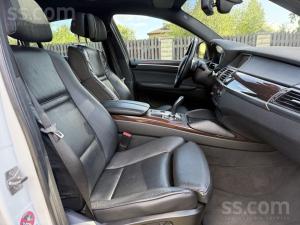 White BMW X6 2011 in Riga, with an engine capacity of 3.00 L and mileage of 312 thousand km for 11500 €, photo 23 on AUTOMOTO.COM.LV