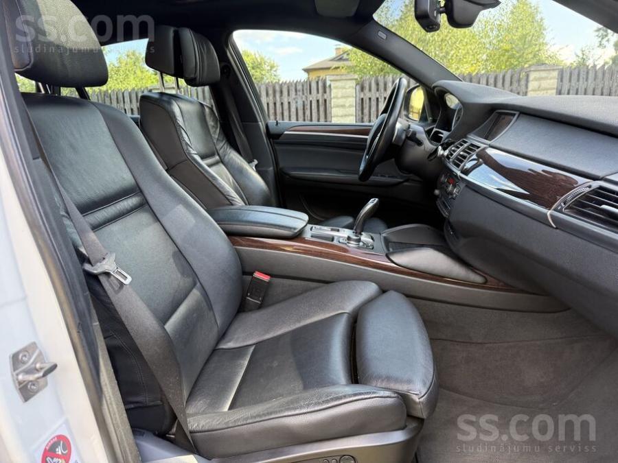 White BMW X6 2011 in Riga, with an engine capacity of 3.00 L and mileage of 312 thousand km for 11500 €, photo 23 on AUTOMOTO.COM.LV