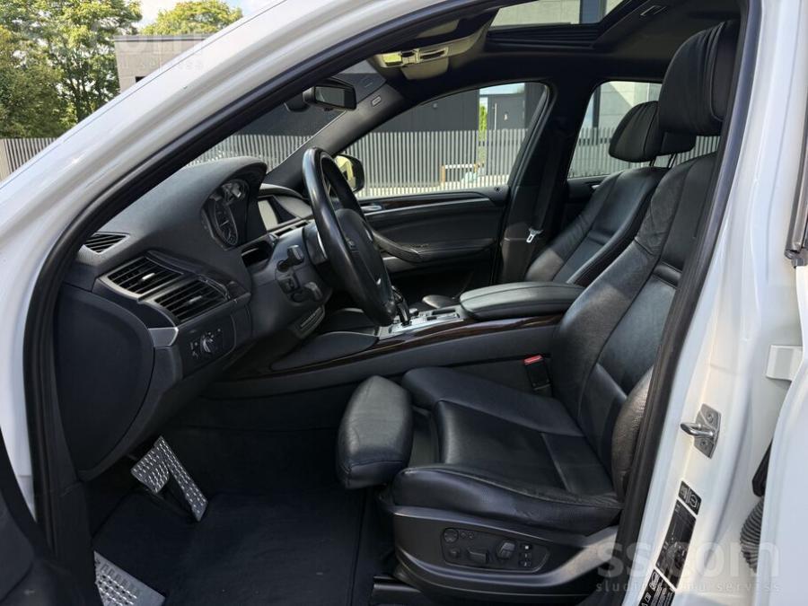 White BMW X6 2011 in Riga, with an engine capacity of 3.00 L and mileage of 312 thousand km for 11500 €, photo 25 on AUTOMOTO.COM.LV