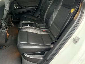 Белый БМВ Х6 2011 в Вильнюс, объемом двигателя 2.99 л и пробегом 228 тыс. км за 11600 €, фото 22 на AUTOMOTO.COM.LV