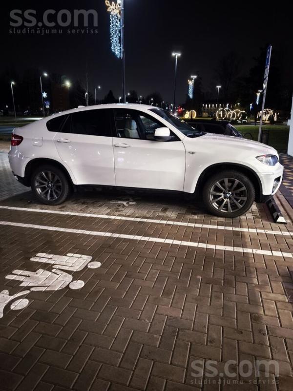 White BMW X6 2012 in Riga, with an engine capacity of 3.00 L and mileage of 190 thousand km for 14987 €, photo 4 on AUTOMOTO.COM.LV