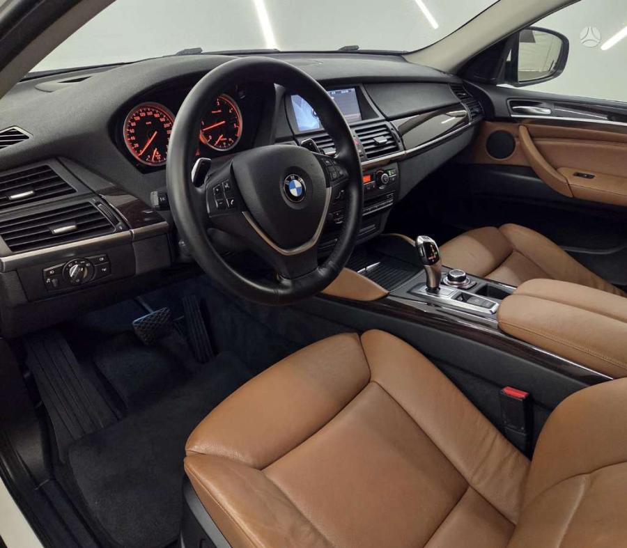 Balts BMW X6 2012 Marijampole, ar dzinēja tilpumu 2.99 L un nobraukumu 299 tūkst. km par 14750 €, foto 1 vietnē AUTOMOTO.COM.LV