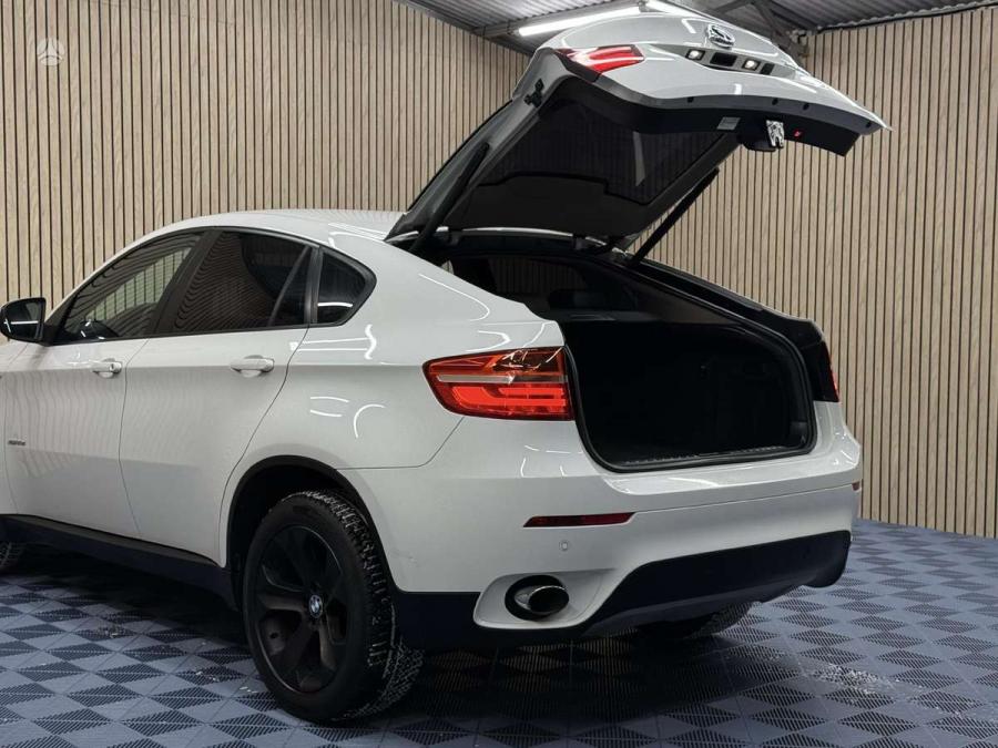White BMW X6 2012 in Marijampole, with an engine capacity of 2.99 L and mileage of 309 thousand km for 12300 €, photo 12 on AUTOMOTO.COM.LV
