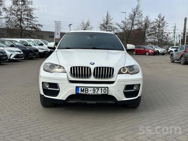 White BMW X6 2012 in Liepaja, with an engine capacity of 3.00 L and mileage of 312 thousand km for 11900 €, photo 7 on AUTOMOTO.COM.LV