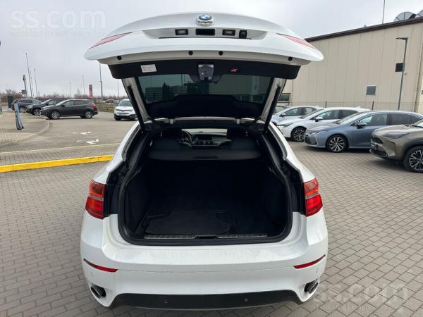 White BMW X6 2012 in Liepaja, with an engine capacity of 3.00 L and mileage of 312 thousand km for 11900 €, photo 9 on AUTOMOTO.COM.LV