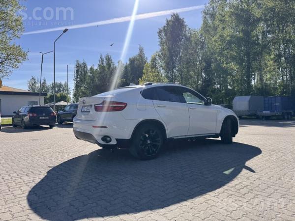 White BMW X6 2012 in Valmiera, with an engine capacity of 3.00 L and mileage of 222 thousand km for 14100 €, photo 3 on AUTOMOTO.COM.LV