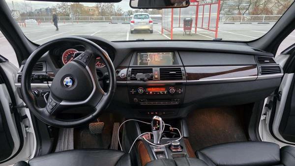 White BMW X6 2012 in Vilnius, with an engine capacity of 2.99 L and mileage of 160 thousand km for 13900 €, photo 5 on AUTOMOTO.COM.LV