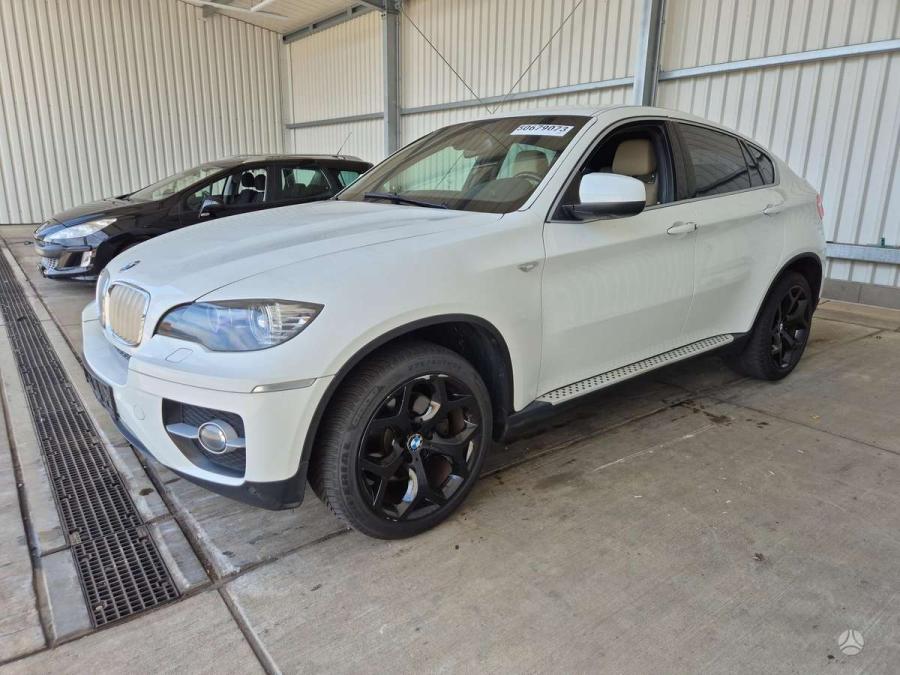 White BMW X6 2012 in Vilnius, with an engine capacity of 2.99 L and mileage of 167 thousand km for 13950 €, photo 3 on AUTOMOTO.COM.LV