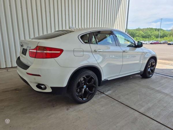 White BMW X6 2012 in Vilnius, with an engine capacity of 2.99 L and mileage of 167 thousand km for 13950 €, photo 5 on AUTOMOTO.COM.LV