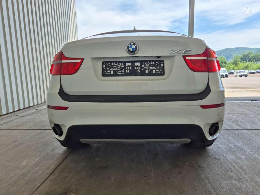 White BMW X6 2012 in Vilnius, with an engine capacity of 2.99 L and mileage of 167 thousand km for 13950 €, photo 12 on AUTOMOTO.COM.LV