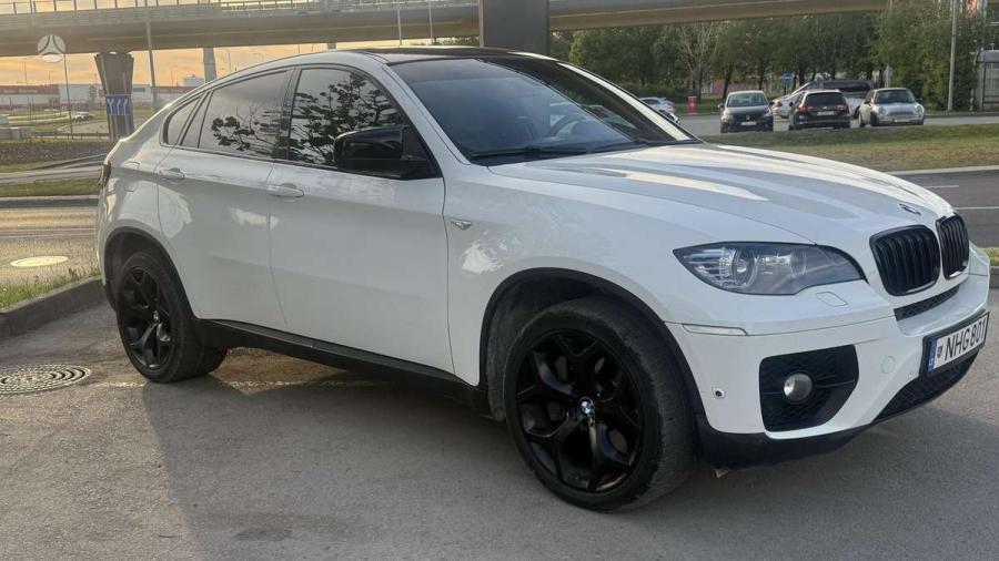 White BMW X6 2012 in Klaipeda, with an engine capacity of 4.40 L and mileage of 340 thousand km for 10999 €, photo 5 on AUTOMOTO.COM.LV