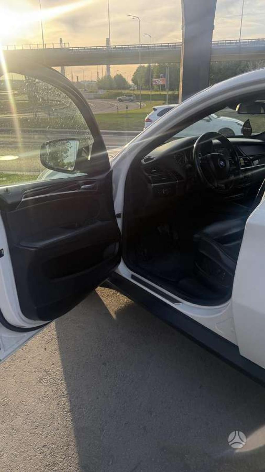 White BMW X6 2012 in Klaipeda, with an engine capacity of 4.40 L and mileage of 340 thousand km for 10999 €, photo 13 on AUTOMOTO.COM.LV
