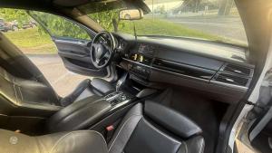 White BMW X6 2012 in Klaipeda, with an engine capacity of 4.40 L and mileage of 340 thousand km for 10999 €, photo 19 on AUTOMOTO.COM.LV