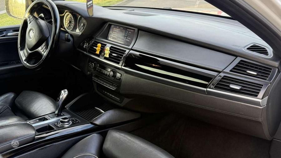 White BMW X6 2012 in Klaipeda, with an engine capacity of 4.40 L and mileage of 340 thousand km for 10999 €, photo 21 on AUTOMOTO.COM.LV