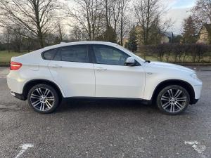White BMW X6 2013 in Panevezys, with an engine capacity of 2.99 L and mileage of 271 thousand km for 12800 €, photo 4 on AUTOMOTO.COM.LV