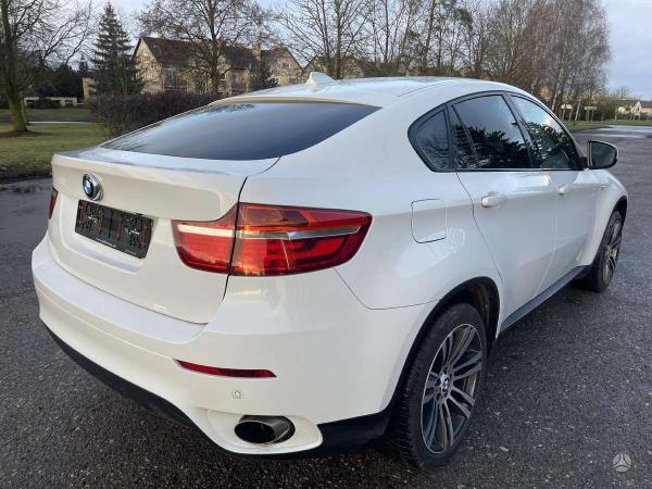 White BMW X6 2013 in Panevezys, with an engine capacity of 2.99 L and mileage of 271 thousand km for 12800 €, photo 5 on AUTOMOTO.COM.LV