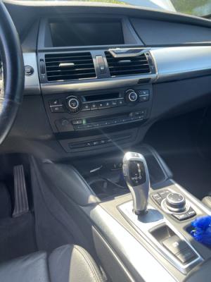 White BMW X6 2013 in Turi, with an engine capacity of 0.00 L and mileage of 300 thousand km for 14500 €, photo 9 on AUTOMOTO.COM.LV