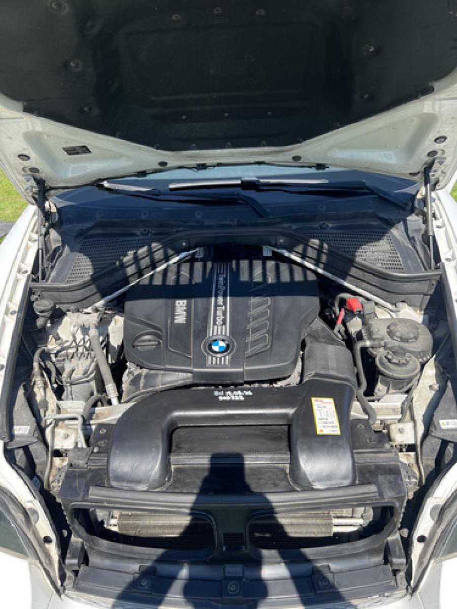White BMW X6 2013 in Turi, with an engine capacity of 0.00 L and mileage of 300 thousand km for 14500 €, photo 14 on AUTOMOTO.COM.LV