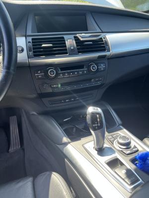 White BMW X6 2013 in Turi, with an engine capacity of 0.00 L and mileage of 300 thousand km for 14500 €, photo 24 on AUTOMOTO.COM.LV