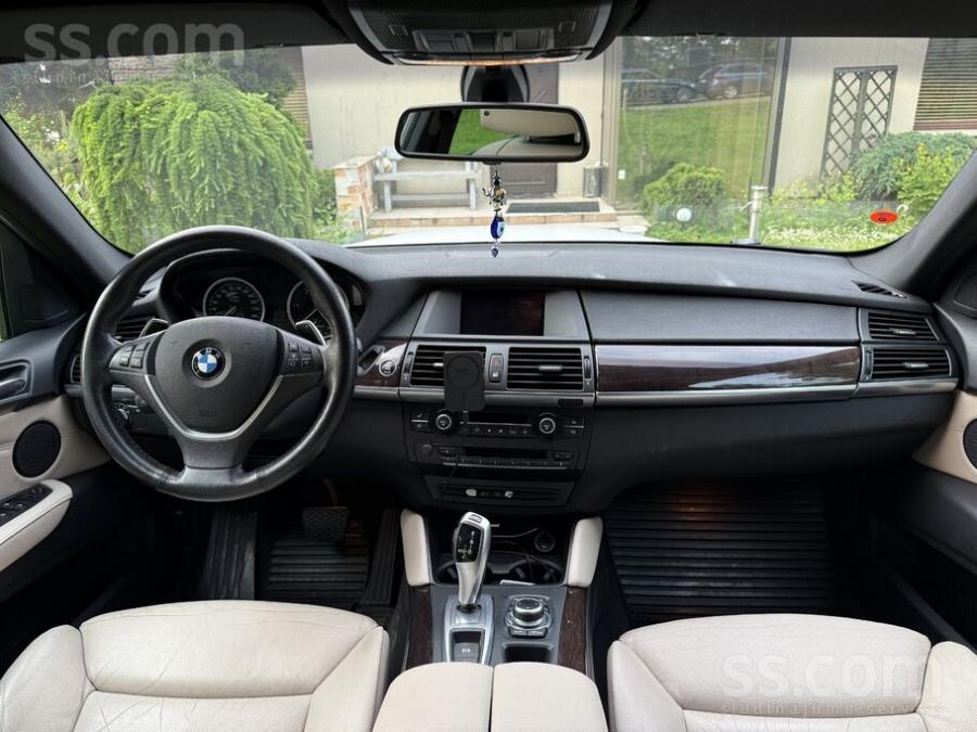 White BMW X6 2014 in Riga, with an engine capacity of 3.00 L and mileage of 181 thousand km for 16500 €, photo 4 on AUTOMOTO.COM.LV