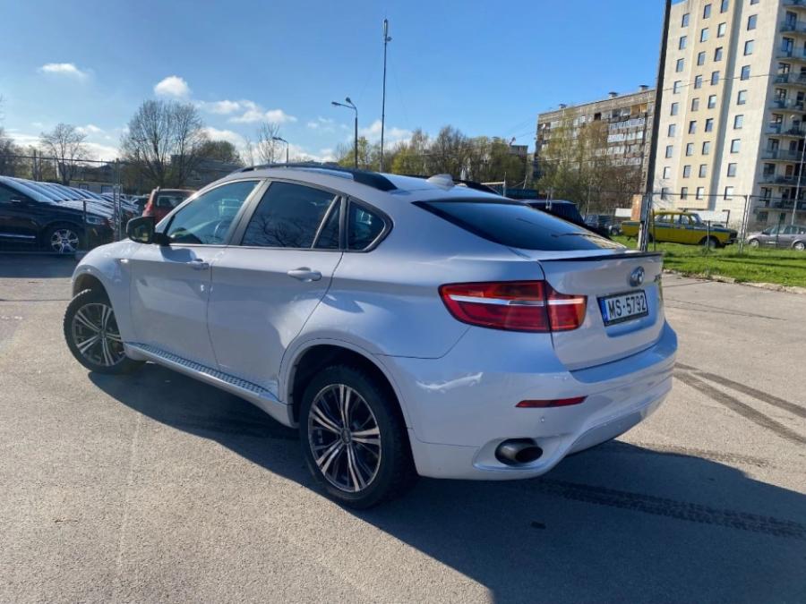 White BMW X6 2014 in Riga, with an engine capacity of 3.00 L and mileage of 142 thousand km for 20950 €, photo 3 on AUTOMOTO.COM.LV