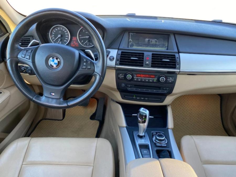 White BMW X6 2014 in Riga, with an engine capacity of 3.00 L and mileage of 142 thousand km for 20950 €, photo 8 on AUTOMOTO.COM.LV