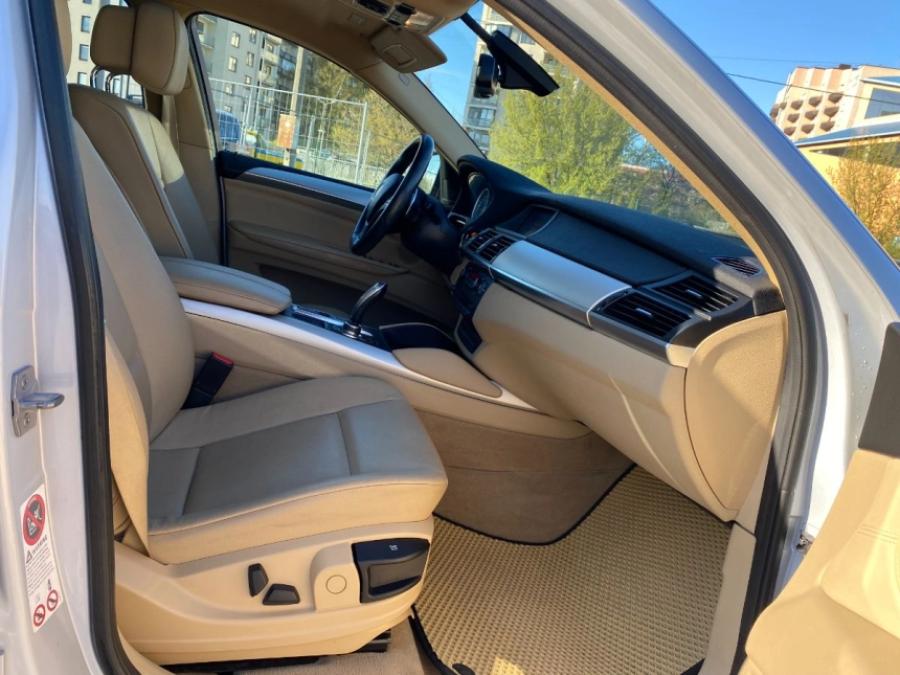 White BMW X6 2014 in Riga, with an engine capacity of 3.00 L and mileage of 142 thousand km for 20950 €, photo 10 on AUTOMOTO.COM.LV