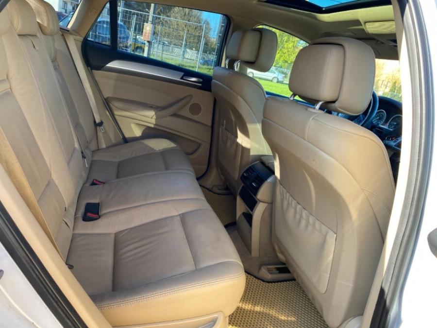 White BMW X6 2014 in Riga, with an engine capacity of 3.00 L and mileage of 142 thousand km for 20950 €, photo 12 on AUTOMOTO.COM.LV