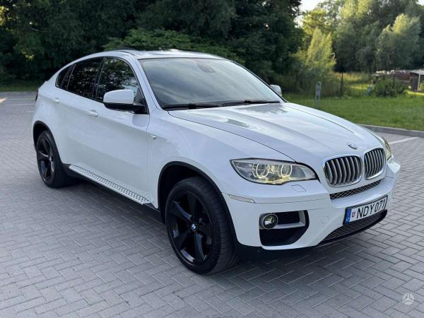White BMW X6 2014 in Silute, with an engine capacity of 3.00 L and mileage of 278 thousand km for 14500 €, photo 4 on AUTOMOTO.COM.LV