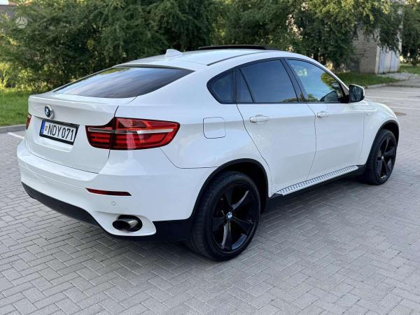 White BMW X6 2014 in Silute, with an engine capacity of 3.00 L and mileage of 278 thousand km for 14500 €, photo 5 on AUTOMOTO.COM.LV