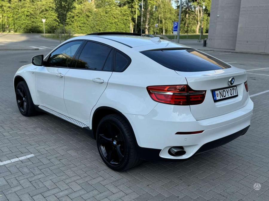 White BMW X6 2014 in Silute, with an engine capacity of 3.00 L and mileage of 278 thousand km for 14500 €, photo 8 on AUTOMOTO.COM.LV