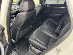 White BMW X6 2014 in Silute, with an engine capacity of 3.00 L and mileage of 278 thousand km for 14500 €, photo 11 on AUTOMOTO.COM.LV