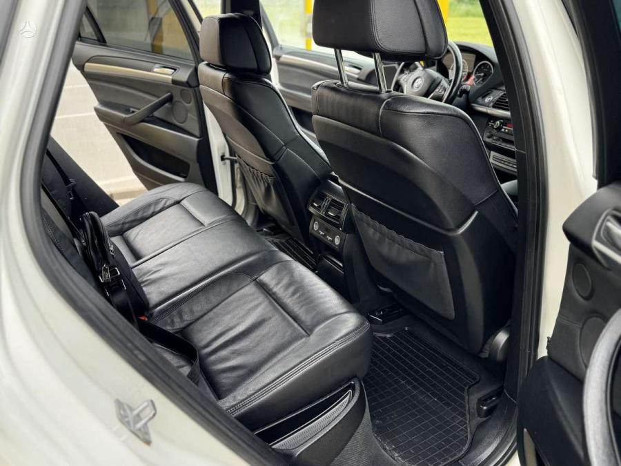 White BMW X6 2014 in Silute, with an engine capacity of 3.00 L and mileage of 278 thousand km for 14500 €, photo 13 on AUTOMOTO.COM.LV