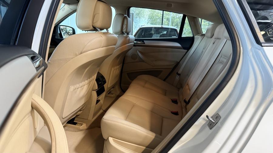 Balts BMW X6 2014 Rīga, ar dzinēja tilpumu 3.00 L un nobraukumu 231 tūkst. km par 1290000 €, foto 13 vietnē AUTOMOTO.COM.LV