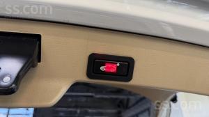 White BMW X6 2014 in Riga, with an engine capacity of 3.00 L and mileage of 231 thousand km for 12900 €, photo 16 on AUTOMOTO.COM.LV