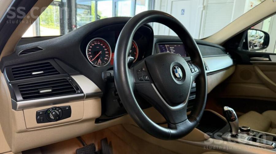 White BMW X6 2014 in Riga, with an engine capacity of 3.00 L and mileage of 231 thousand km for 12900 €, photo 20 on AUTOMOTO.COM.LV