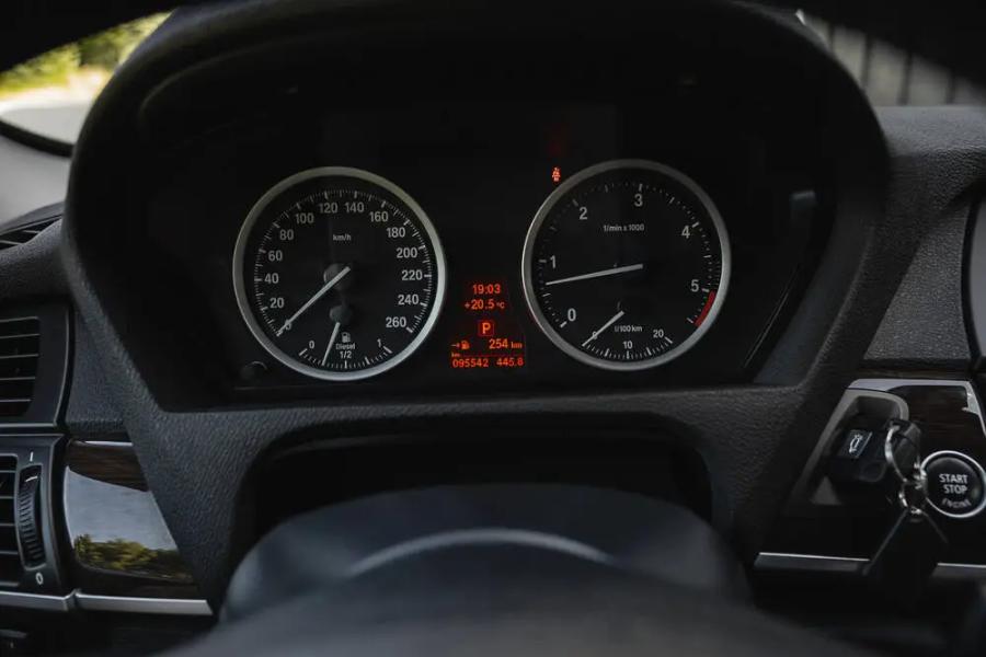 Белый БМВ Х6 2014 в Елгава, объемом двигателя 3.00 л и пробегом 96 тыс. км за 22000 €, фото 18 на AUTOMOTO.COM.LV