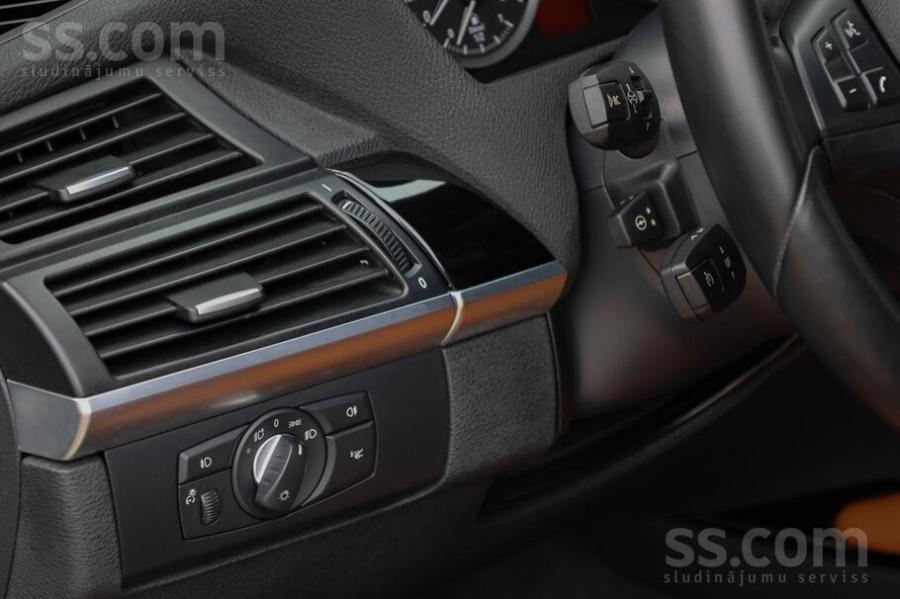 Balts BMW X6 2014 Rīga, ar dzinēja tilpumu 3.00 L un nobraukumu 131 tūkst. km par 14995 €, foto 29 vietnē AUTOMOTO.COM.LV