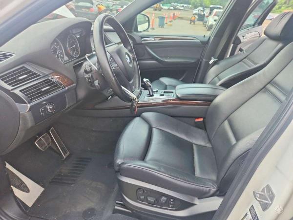 BMW X6 2014 Viļņa vietnē Balts BMW X6 2014 Viļņa, ar dzinēja tilpumu 2.98 L un nobraukumu 174 tūkst. km par 9800 €, foto 8 vietnē AUTOMOTO.COM.LV