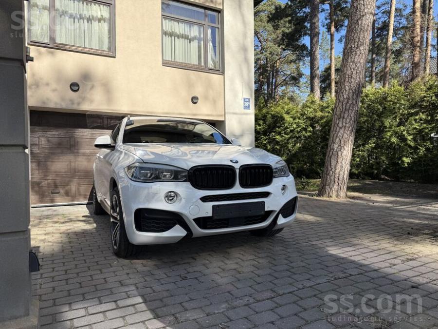 White BMW X6 2015 in Riga, with an engine capacity of 3.00 L and mileage of 190 thousand km for 36400 €, photo 2 on AUTOMOTO.COM.LV
