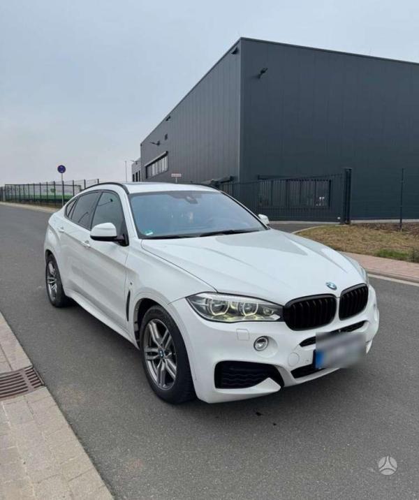 White BMW X6 2015 in Kaunas, with an engine capacity of 2.99 L and mileage of 218 thousand km for 22300 €, photo 2 on AUTOMOTO.COM.LV